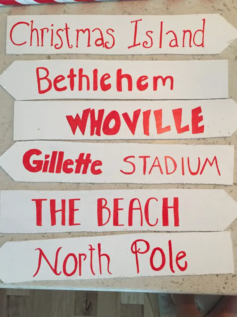DIY Christmas Signpost - the House house